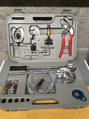 PLUMBING TOOL KIT SET NEW IN CASE PIPE CUTTER TAP RESEATER JOINT PLIER ...