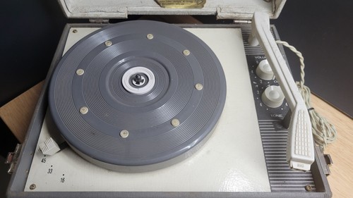 Vintage RCA Victor Phonograph Record Player 4 Speed Model 3VB21 ...