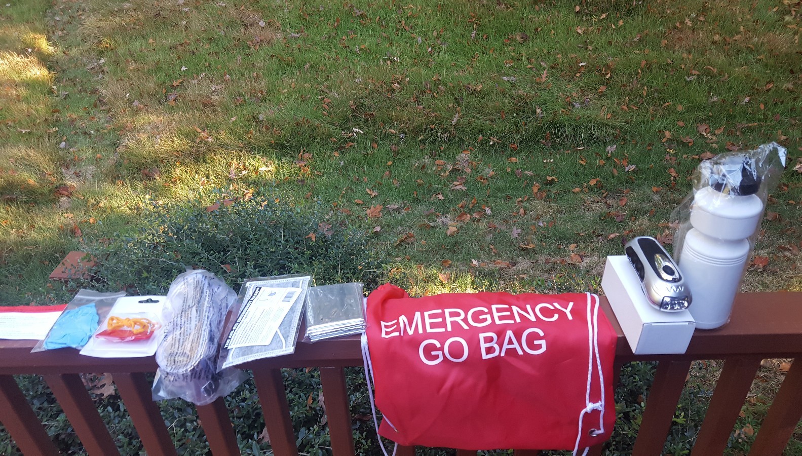 9 PIECE ESSENTIAL MULTIPLE ITEMS EMERGENCY PREPAREDNESS DISASTER GO BAG ...