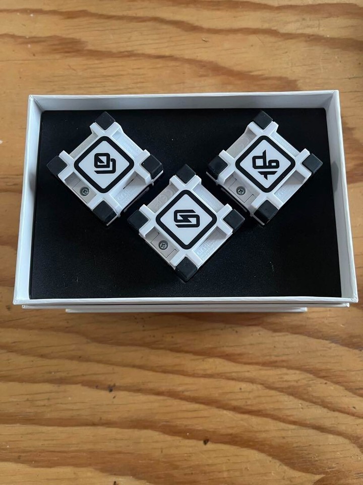 Takara Tomy COZMO Robot Charger Cubes Learning Robot Toy from Japan ...