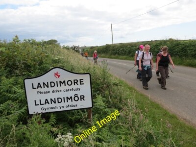 Photo 6x4 Llandimu00c3u00b4r / Landimore Cerddwyr yn gadael pentre Lla ...