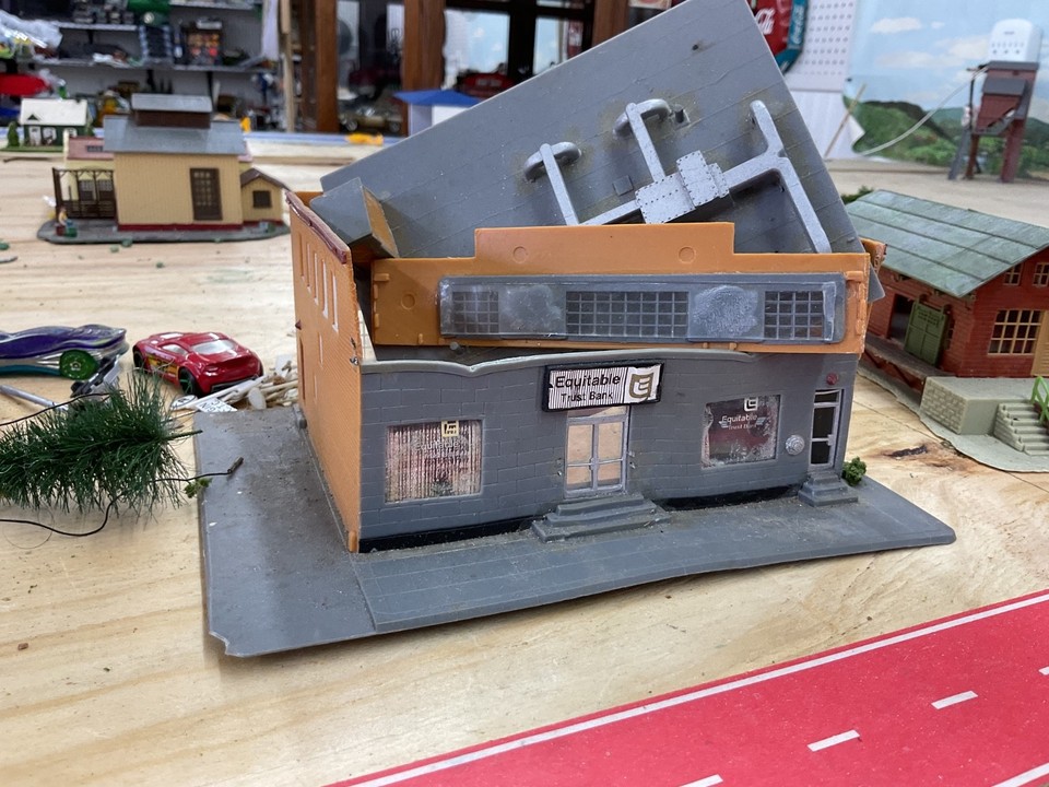 ho scale train depot, commercial bank building kitbash, track switches ...