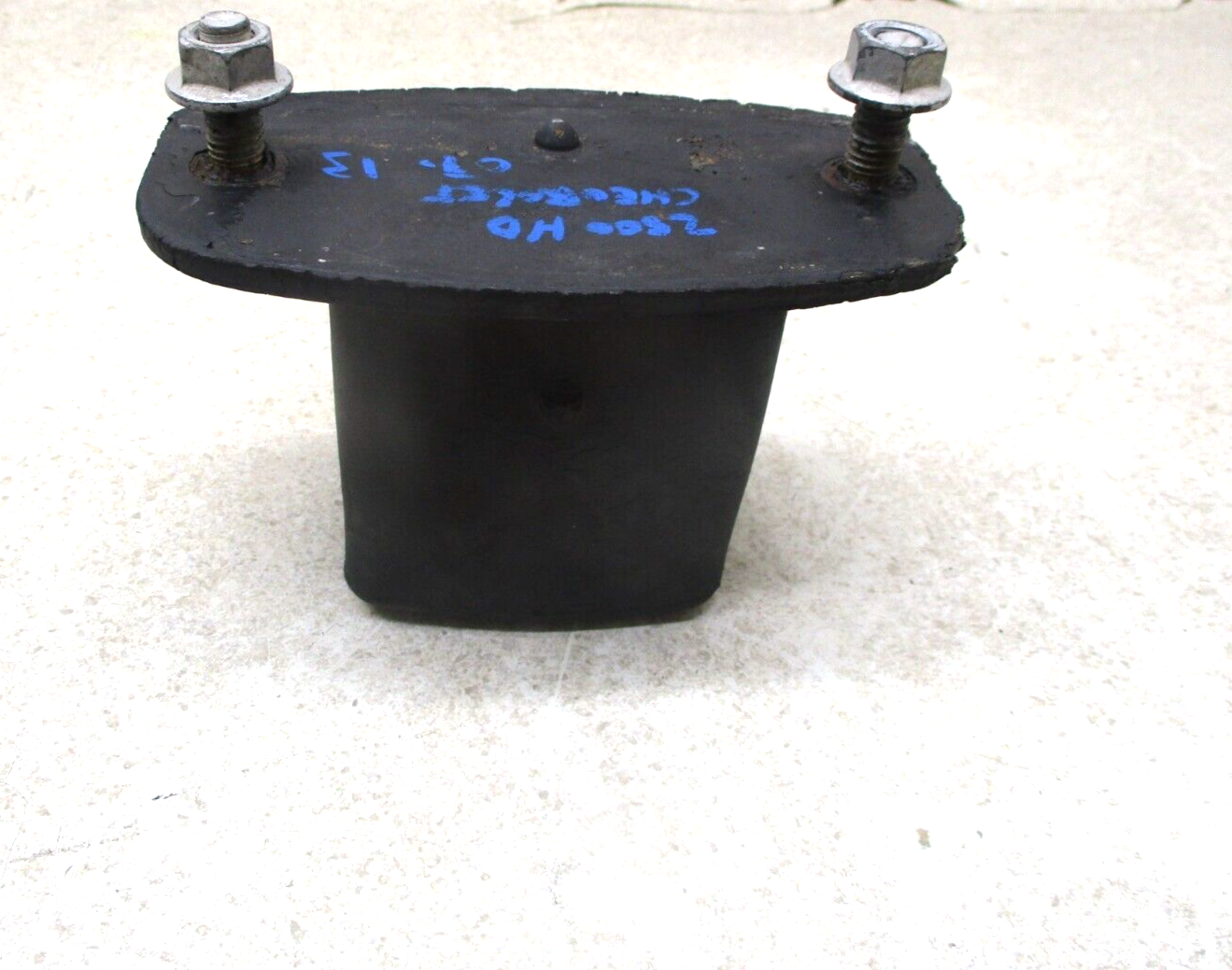 15711755 01 to 10 Silverado 2500 Rear Leaf Spring Overload Bumper Stop ...