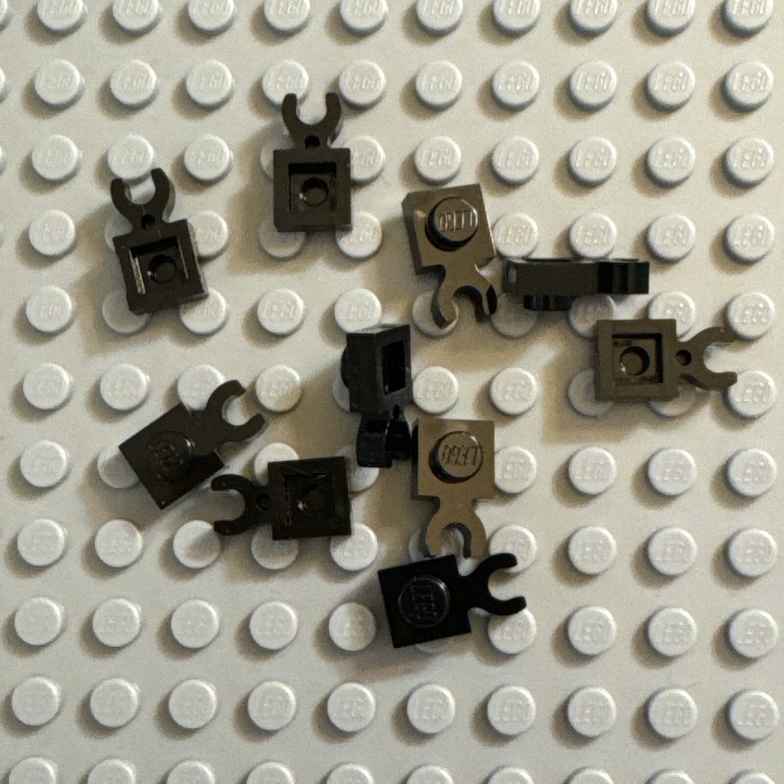LEGO Modified Plate - Black - 1x1 with Open O Clip (Vertical Grip ...