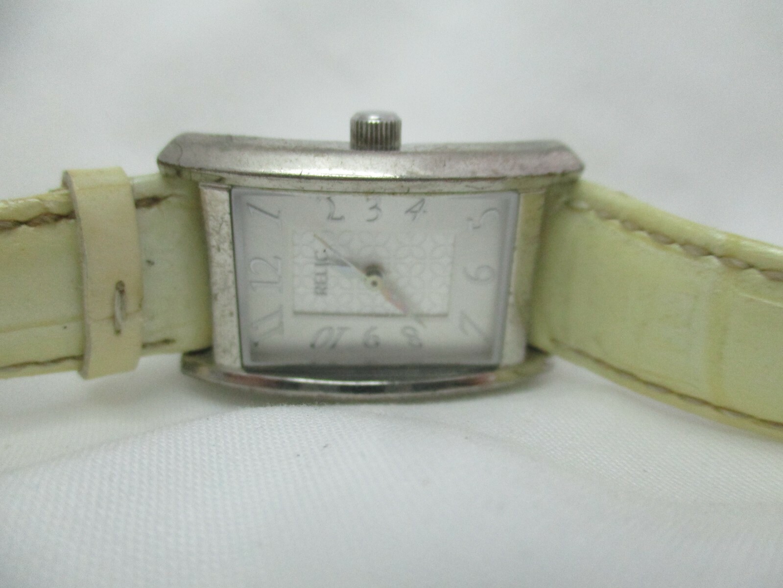 Relic Ladies Watch Ivory Buckle Band Analog Leather 50 Meters Water ...