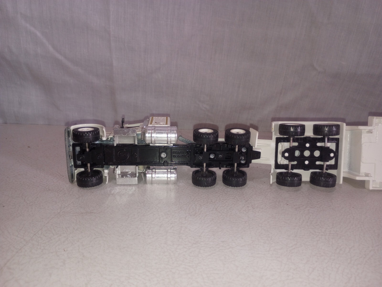 Siku 1:50 Scale Grove Worldwide Tractor & Lowboy Trailer Made In West ...