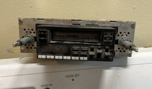 Kraco ETR-1080 Am / Fm Stereo Cassette Player