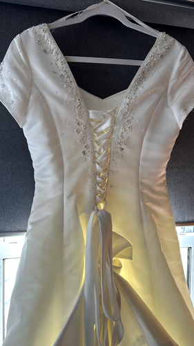 Designer Style Wedding Dress | Size 8 | Sparkling Diamond Detail | One ...