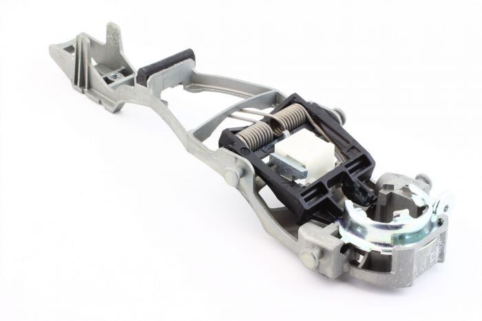 VW GOLF MK5 FRONT DOOR HANDLE BRACKET CRADLE DRIVER RIGHT OFF SIDE ...