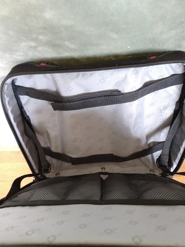 Wenger Luggage Granada Pro 15.6-Inch Wheeled Carry-On - Black - Uline ...