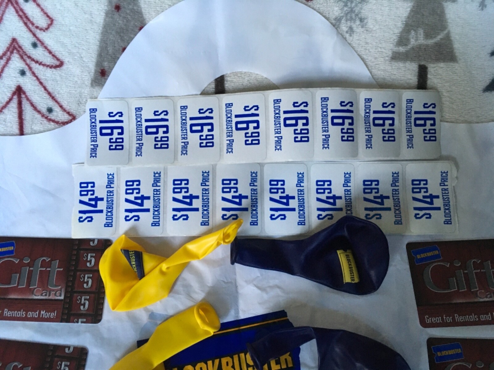 8 BLOCKBUSTER VIDEO $5 GIFT CARDS NO VALUE,YELLOW & blue BALLOONS ...