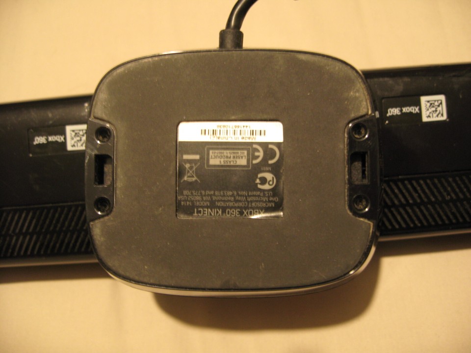 XBOX 360 Kinect 250gb Console, 1 Controller, Kinect Sensor and 11 Games ...