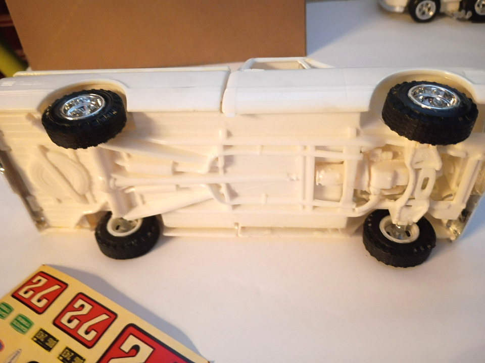 AMT Model TRUCK GMC SIERRA GRANDE Pickup 1/24 T364-225 | eBay