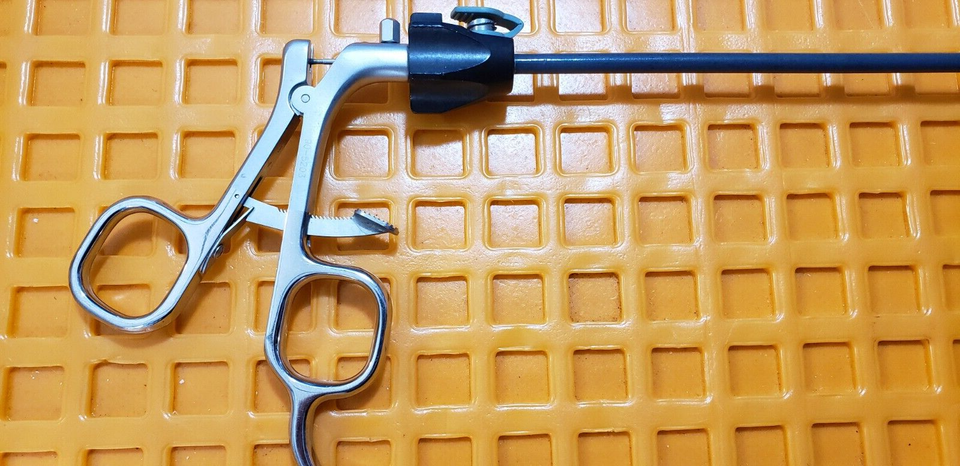 Snowden-Pencer Laparoscopic Bowel Clamp Forceps 5mm x 50cm Ratchet ...