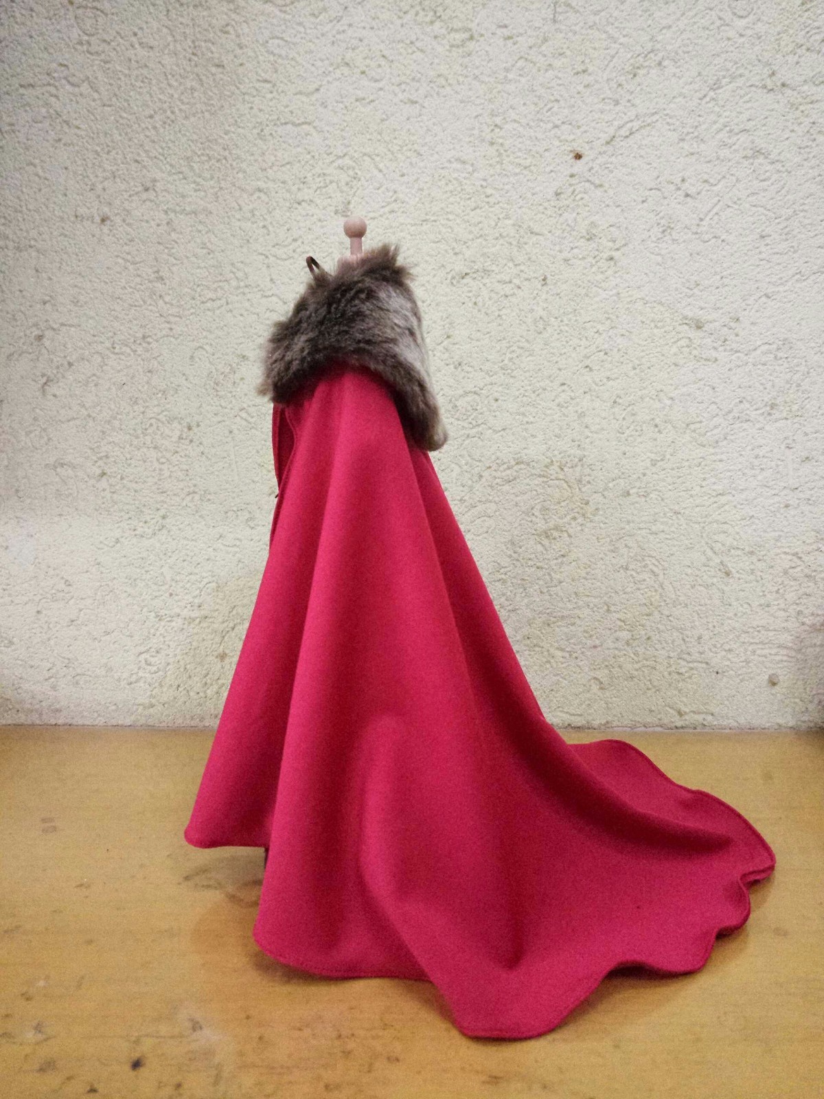 1/6 Battle Damaged Fur Collar Floor Length Red Cloak Cape For 12 ...
