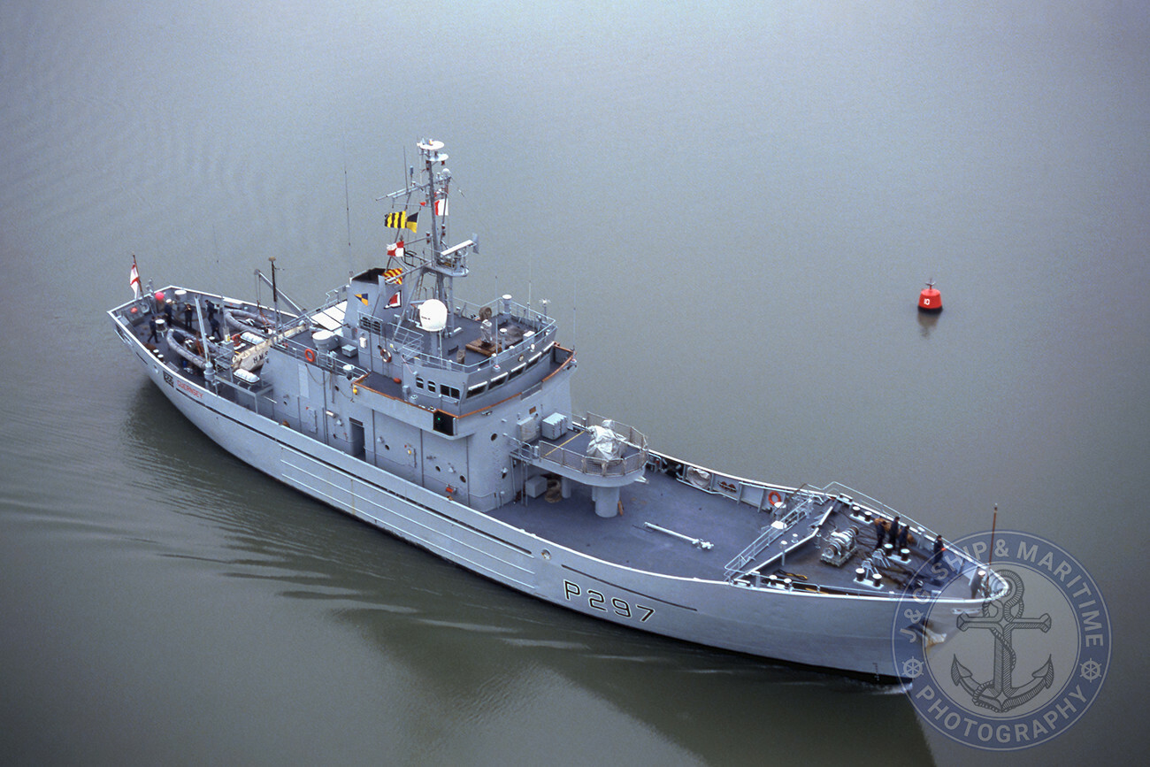 Royal Navy Island-Class Patrol Vessel HMS GUERNSEY P297 - 6x4 (10X15 ...