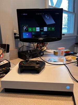 Microsoft Xbox One X 1TB, 12GB ram, White Model 1787 Black Controller ...