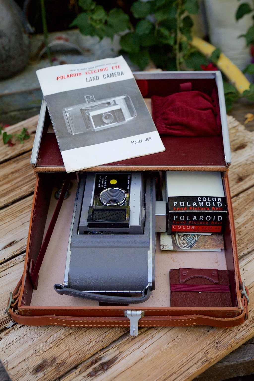 Polaroid Electric Eye Land Camera Model J66 With Original Polaroid ...