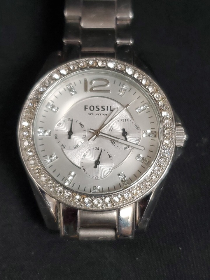 Fossil Riley Silver Tone 38mm Women Watch Gemmed Bezel ES2203 NO ...