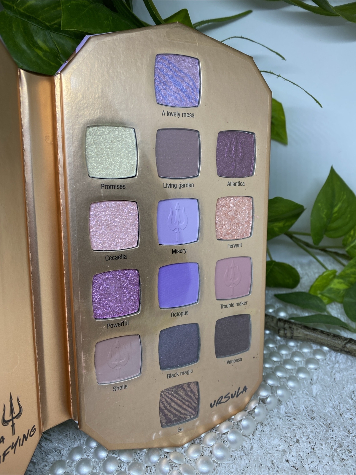 essence Disney VILLAINS URSULA Eyeshadow Palette 02 so long lover boy ...