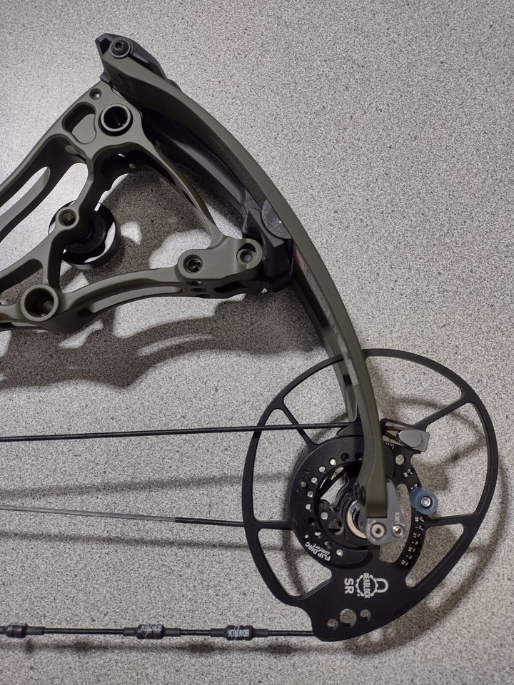 BOWTECH CORE SR COMPOUND BOW...RIGHT HAND... OD GREEN | eBay