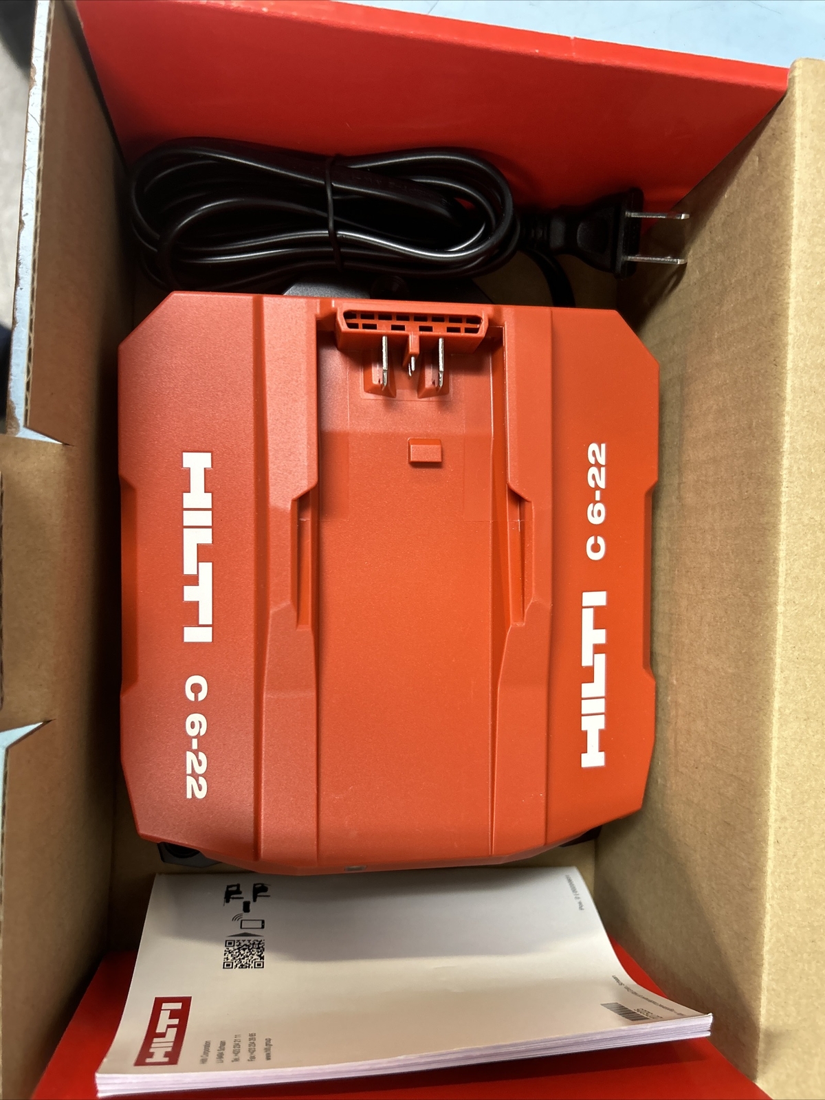 NEW HILTI C-622 NURON FAST BATTERY CHARGER & FAST COMPACT BATTERIES