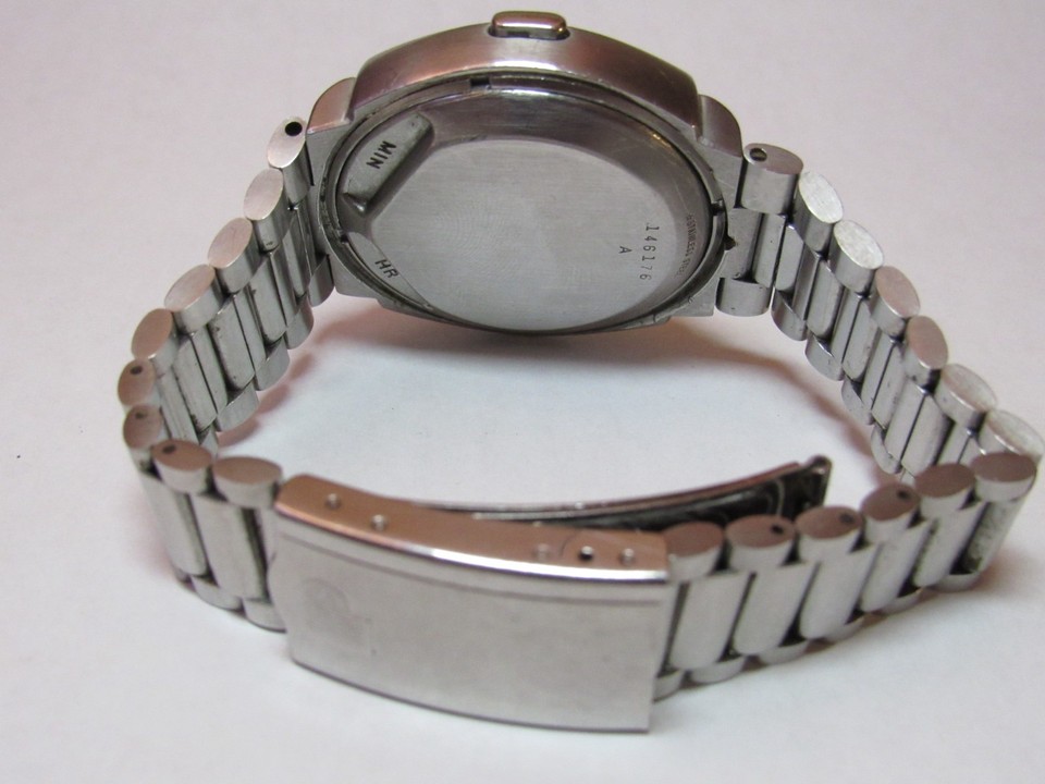 COLLECTION OF 5 VINTAGE PULSAR LED WATCHES P2 P3 3 WORKING w/BOOKLETS ...