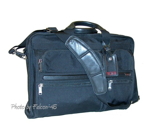 TUMI Alpha Compact 17" Large Screen Computer Brief / Carrying Case ...