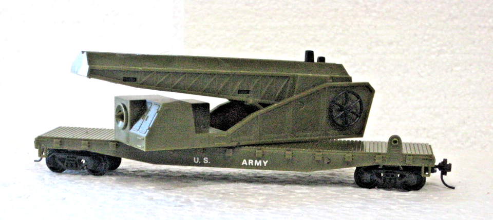 HO MODEL POWER US ARMY MISSILE LAUNCHER ON FLAT CAR AND 3 MISSILES ...