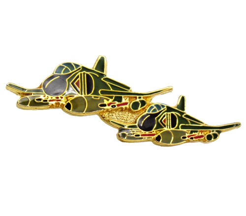 Fighter Jets Lapel Pin Vintage Military Aircraft Formation Gold Tone ...