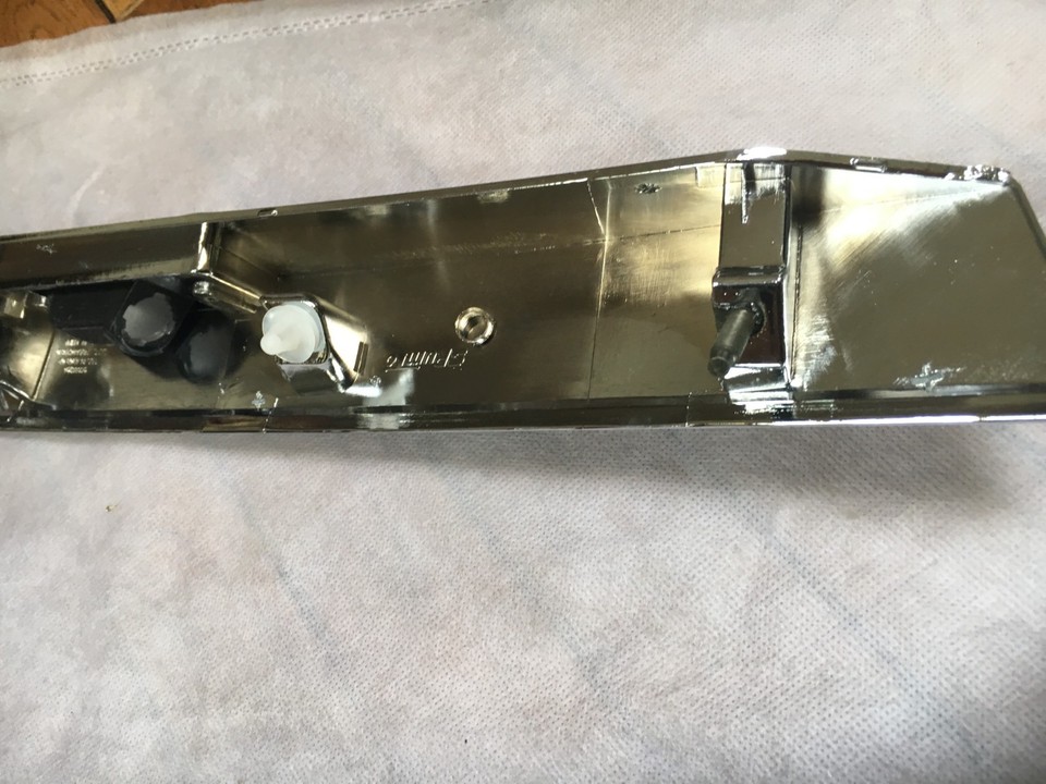 2011-2016 Chevrolet Cruze License Molding Rear w/ Lamps | 95270503 ...