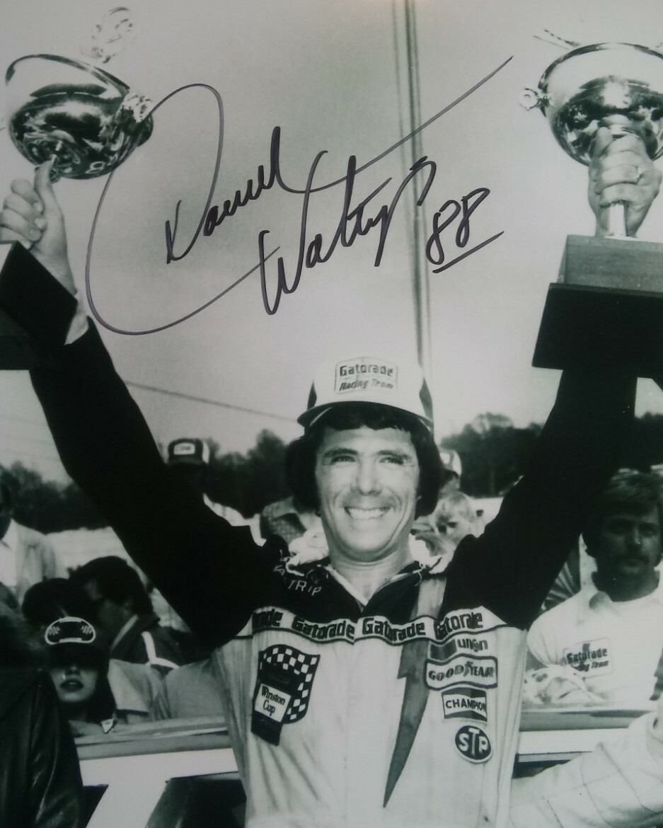 4/25/1976 VIRGINIA 500- DARRELL WALTRIP AUTOGRAPH 8x10 PORTRAIT PHOTO ...