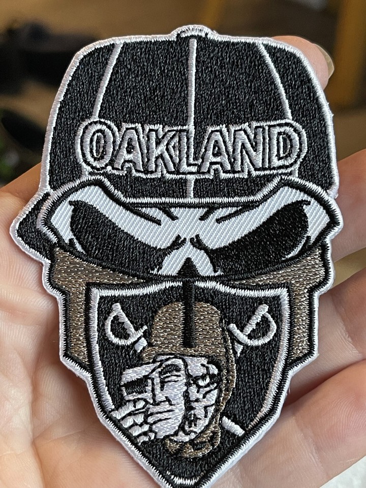(1) NFL OAKLAND RAIDERS Mask LOGO PATCH IRON-ON Raiders | eBay