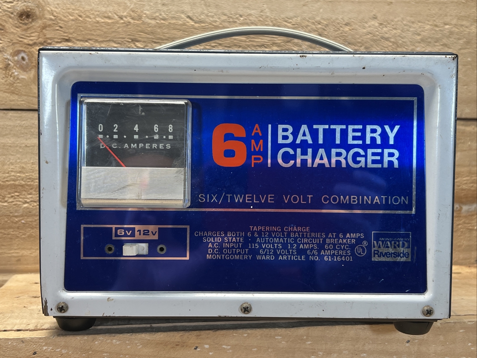 Vintage Montgomery Ward Riverside, 61-16401 6/12 Volt Tapering Battery ...