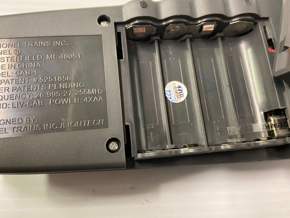 Lionel 12911 & 12868 TMCC TrainMaster CAB-1 command set remote & base ...