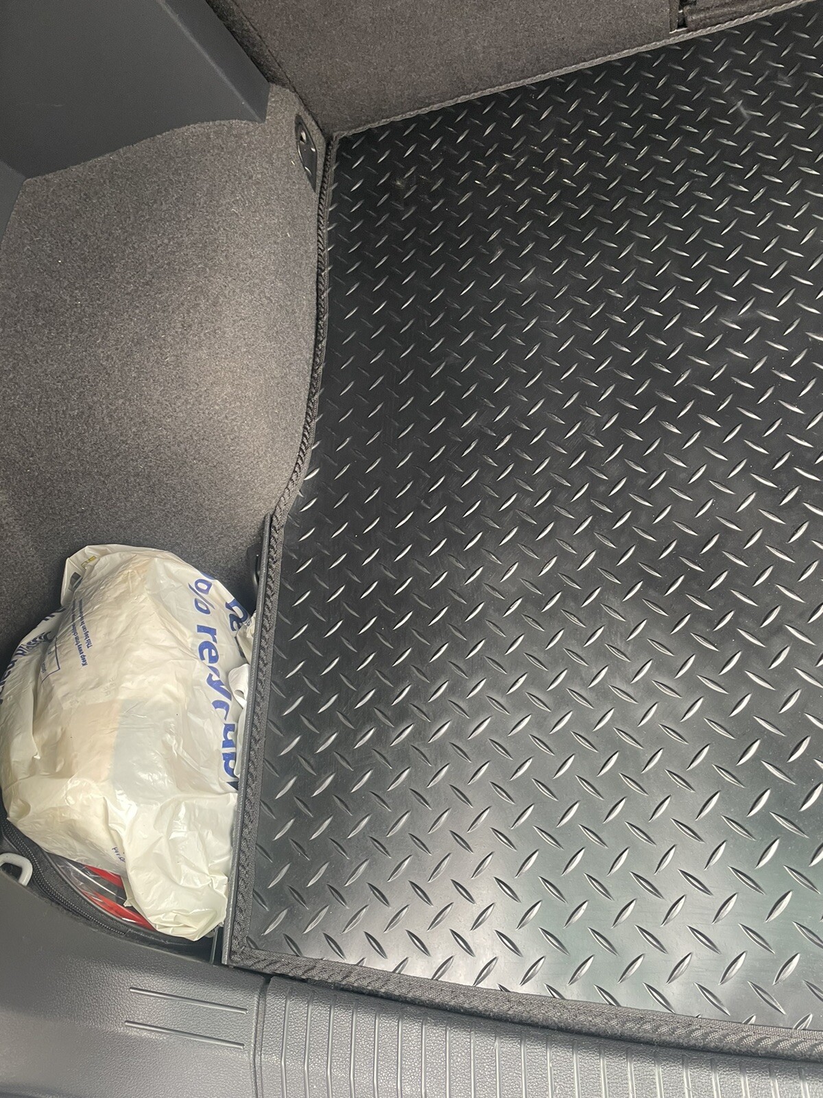For VW Tiguan 2016 Onwards Fully Tailored Black Rubber Car Boot Mat ...