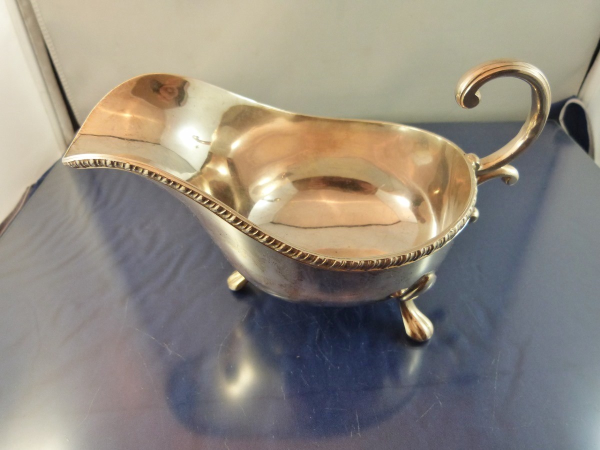 GADROON BORDER PAW FEET GRAVY or SAUCE BOAT BY VINERS of SHEFFIELD | eBay