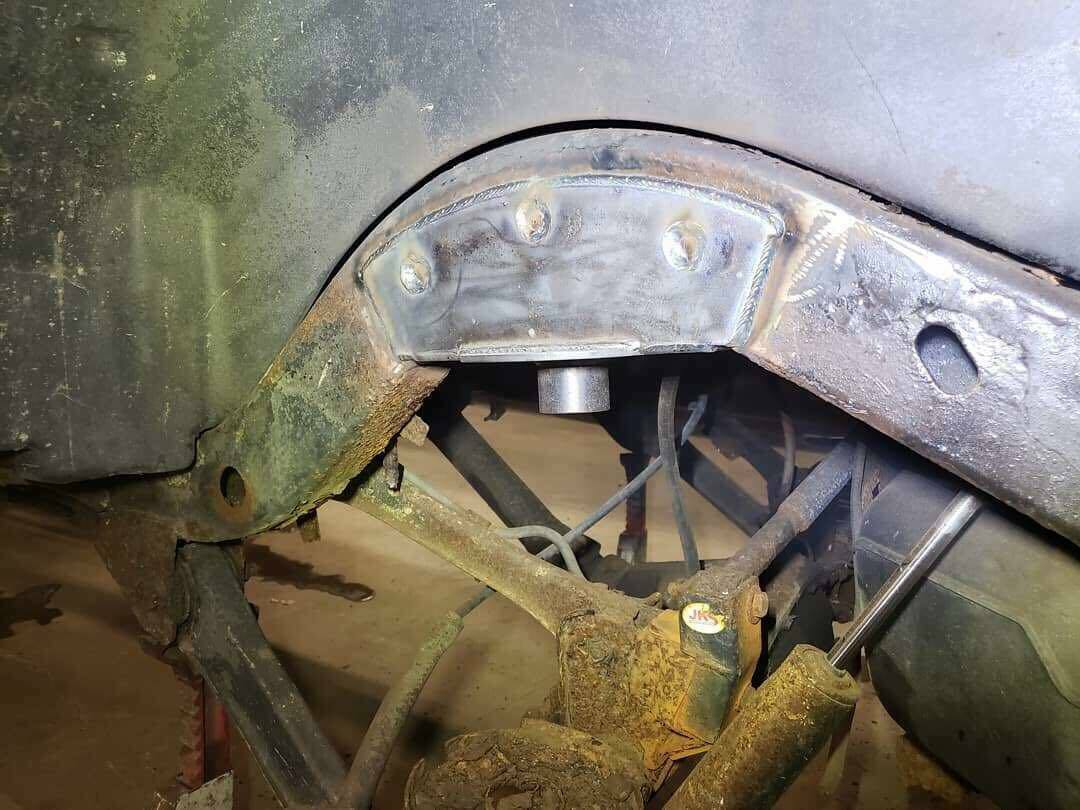 Jeep Wrangler TJ 97-06 Rear Upper Coil Spring Bucket Mount Perch ...