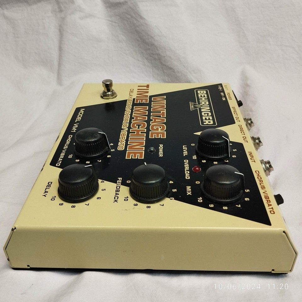 Behringer VM1 Delay/Echo/Chorus/Vibrato Effect Pedal | eBay
