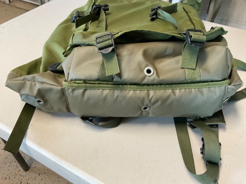 US Military Army Harris Radio Falcon II Field Pack Green PRC 150 Radio ...