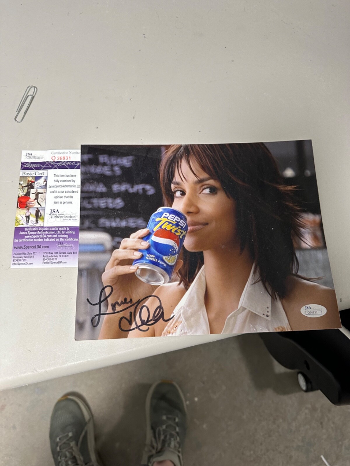 HALLE BERRY Signed 8x10 with JSA Autograph | eBay