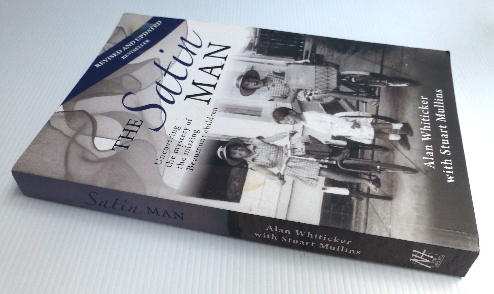 The Satin Man : Alan Whiticker with Stuart Mullins ( Australian True ...