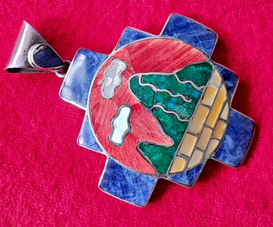Peruvian pendant with a Machu Picchu design made of Silver with ...