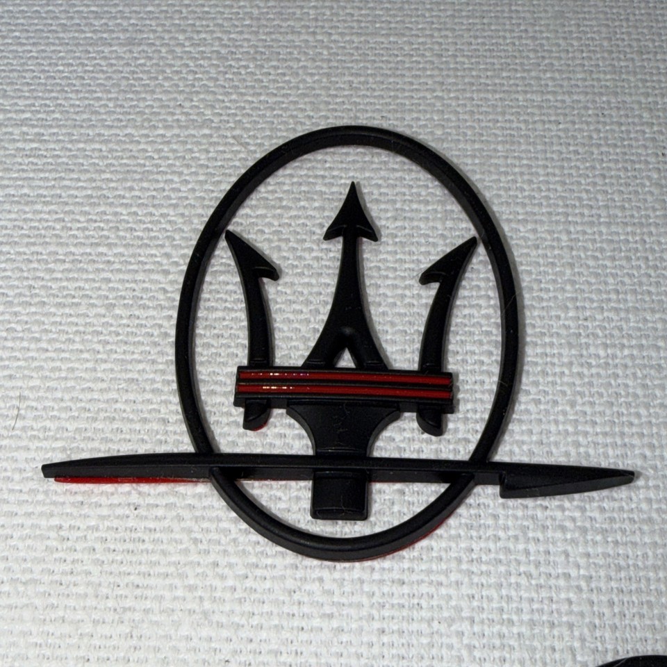 2PCS Side Logo Emblem Badge for Maserati Quattroporte GranTurismo ...