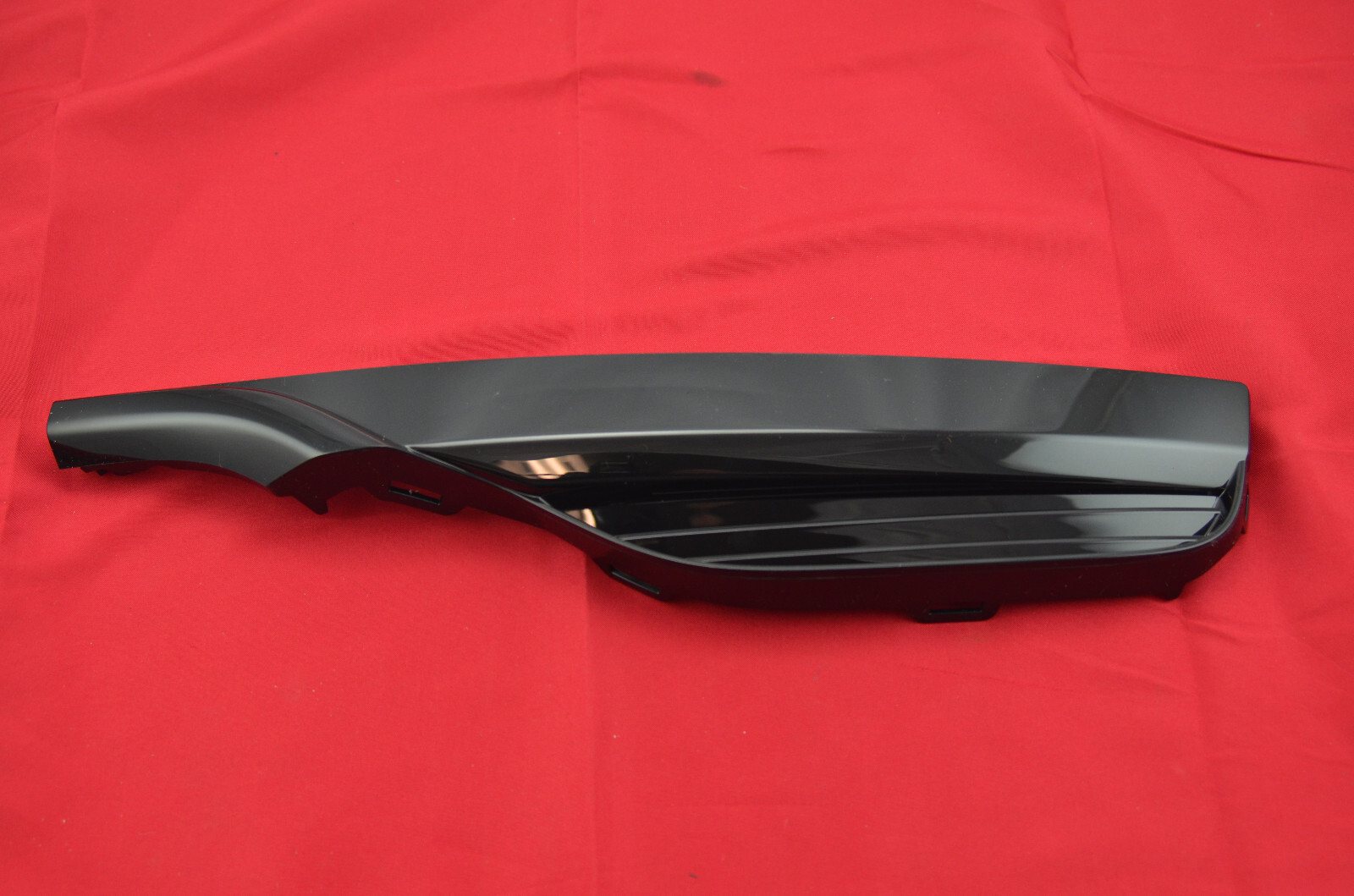 Genuine OEM Honda 71502-T5R-A50 Passenger Rear Bumper Side Garnish 2018 ...