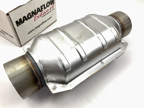 Magnaflow 99109HM Universal EPA Compliant Catalytic Converter - 3 ...
