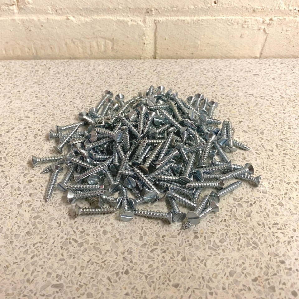 179 x Screwfix 1" x 8 Quicksilver Slotted Countersunk Steel Screws Box ...
