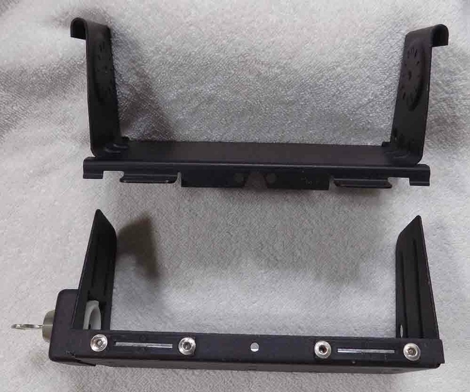 Motorola Mobile Radio Heavy Duty Under Dash Locking Mount w/ Key * USED ...