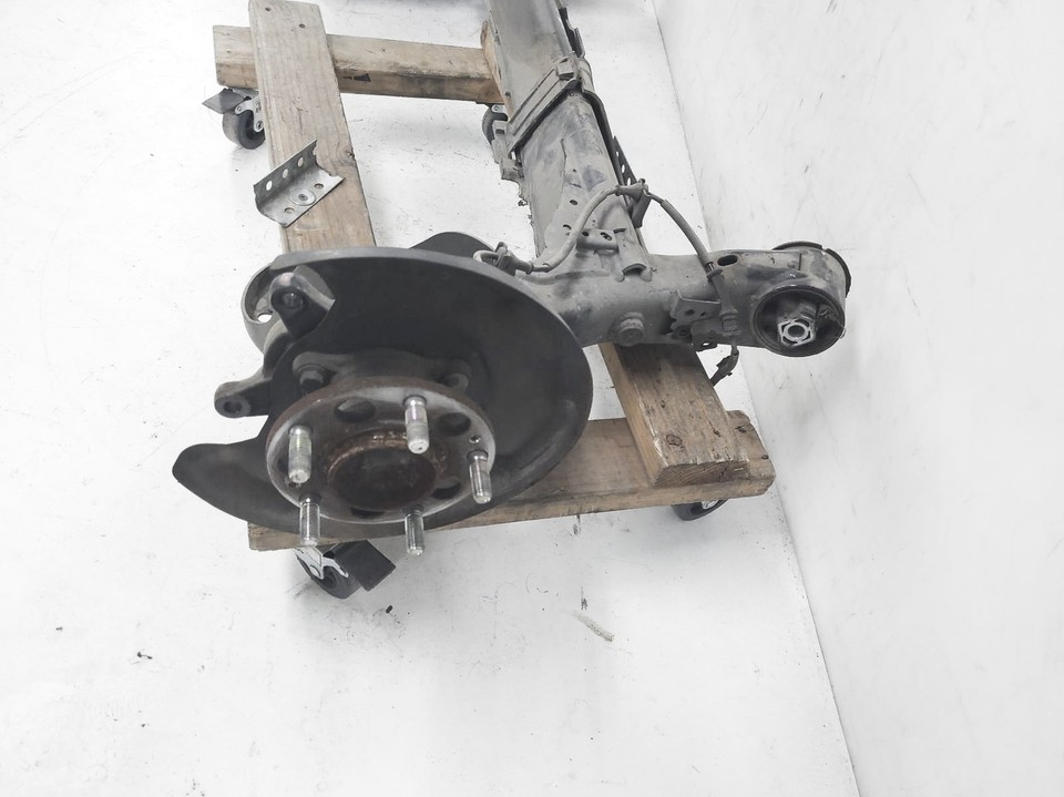 2012-2017 Hyundai Veloster Rear Loaded Axle Torsion Beam 55100-2V501 | eBay