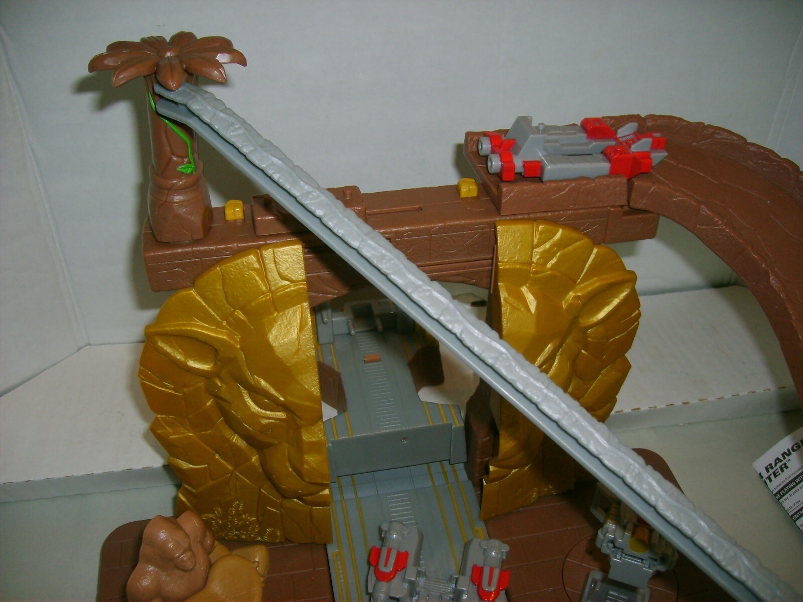 POWER RANGERS WILD FORCE DELUXE TEMPLE RUINS EXCLUSIVE PLAYSET ...